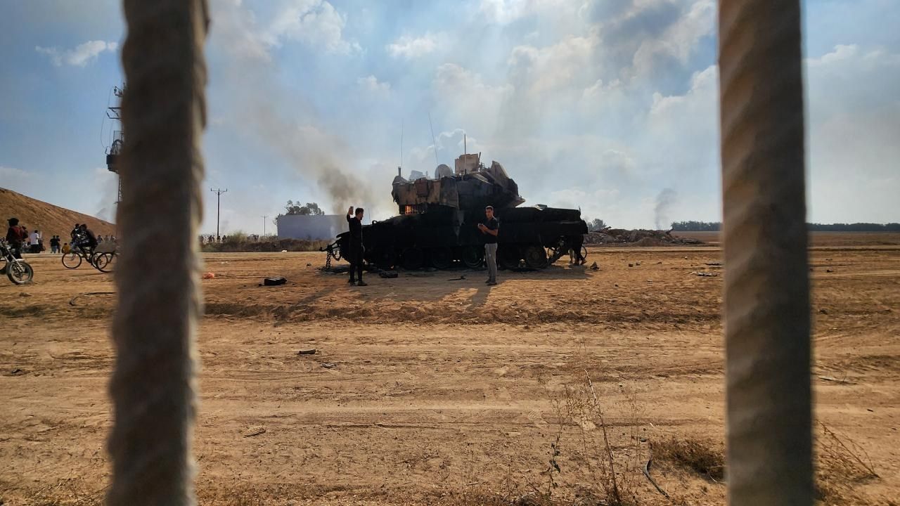 Kassam Tugayları: Gazze'nin kuzeyinde 2 İsrail tankını imha ettik ... Kassam Tugayları: Gazze'nin kuzeyinde 2 İsrail tankını imha ettik ...