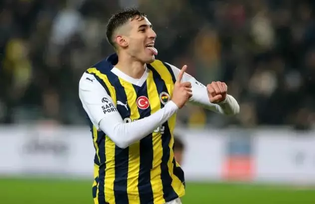 Mert Müldür, Fenerbahçe kariyerinde ilk golünü attı - Elips Haber Mert Müldür, Fenerbahçe kariyerinde ilk golünü attı - Elips Haber