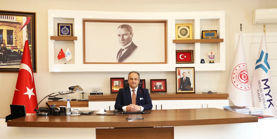 Necmi İlhan kimdir? - Elips Haber