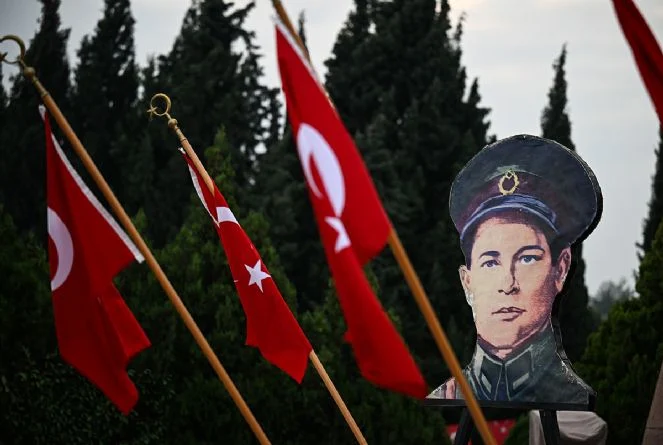 Asteğmen Kubilay şehit edilişinin 94. yılında Menemen'de anıldı - Elips ...