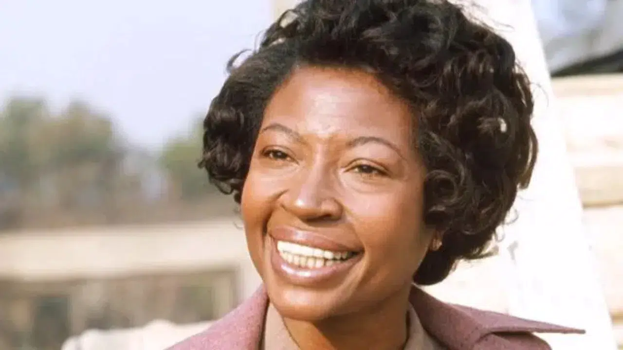 Lynn Hamilton kimdir? - Elips Haber